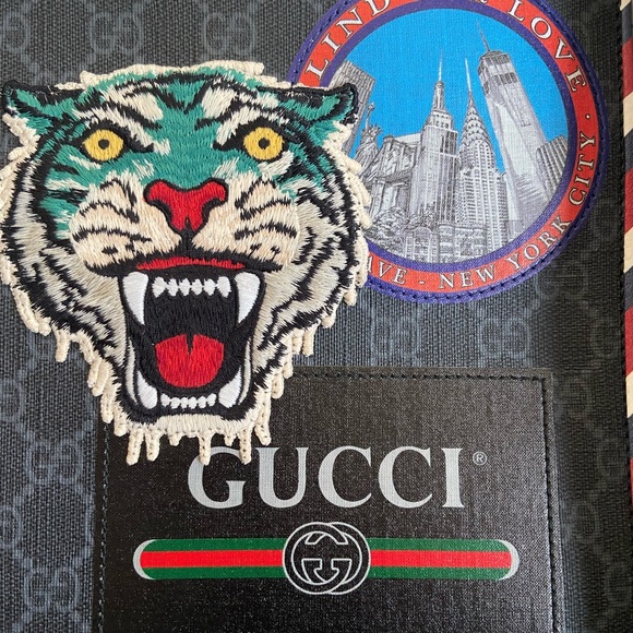 Gucci | Bags | Gucci 496346 Gg Supreme Tiger Patch Clutchpouch Wristlet ...